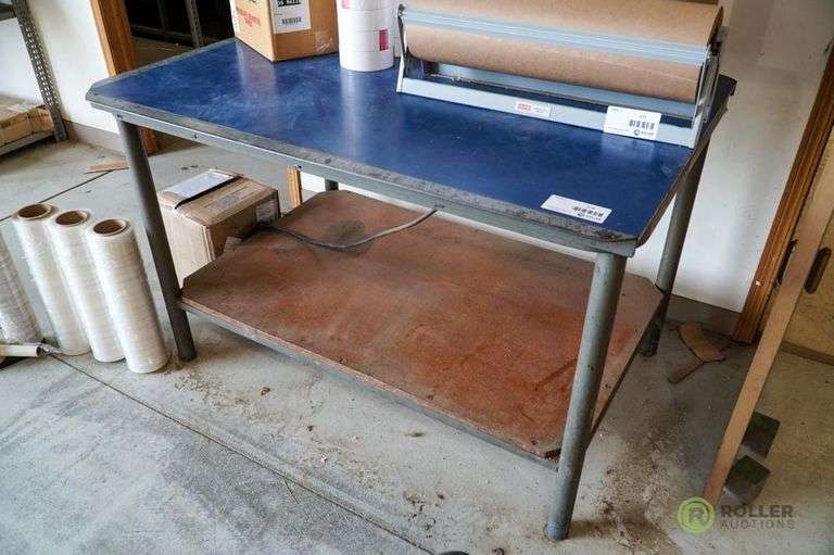 Blue Router Table With Milwaukee 5670 Router - Roller Auctions
