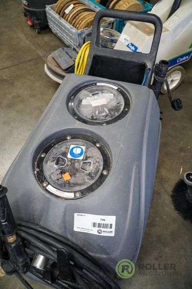 Tennant ASC-15 Carpet Cleaner, Showing 48 Hours - Roller Auctions