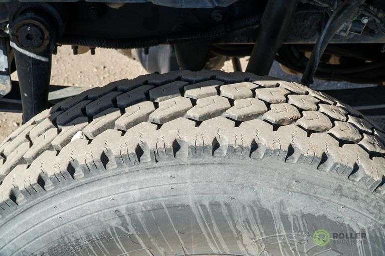 2006 INTERNATIONAL 7400 S/A 4x4 Bucket Truck, DT466 Diesel, Automatic ...