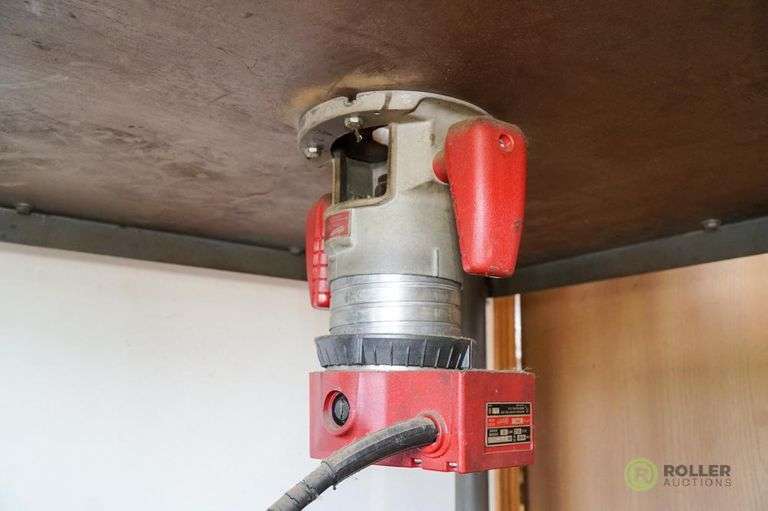 Blue Router Table With Milwaukee 5670 Router - Roller Auctions