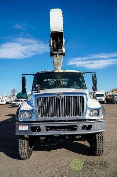 2006 INTERNATIONAL 7400 S/A 4x4 Bucket Truck, DT466 Diesel, Automatic, Spring Suspension Terex ...