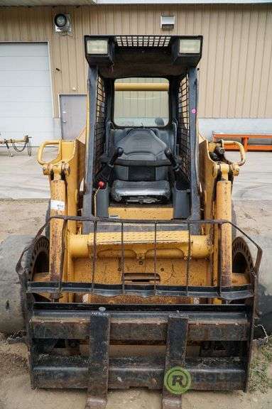 Case 95XT Skid Steer Loader, 4-Cylinder Disel, ROPS, 42in Fork ...