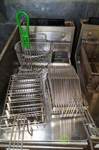 Pitco Countertop Fryer with (2) Taco Racks and Basket - Roller Auctions