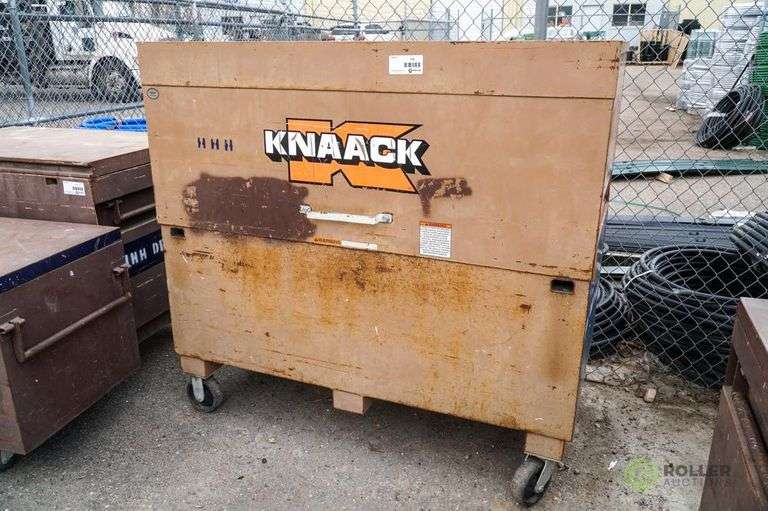 Knaack Jobsite Gang Box on Casters - Roller Auctions