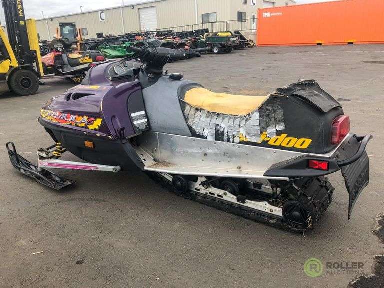 Ski-Doo Rotax 380 Snowmobile, Gas, Showing 6510 Hours (Inoperable ...