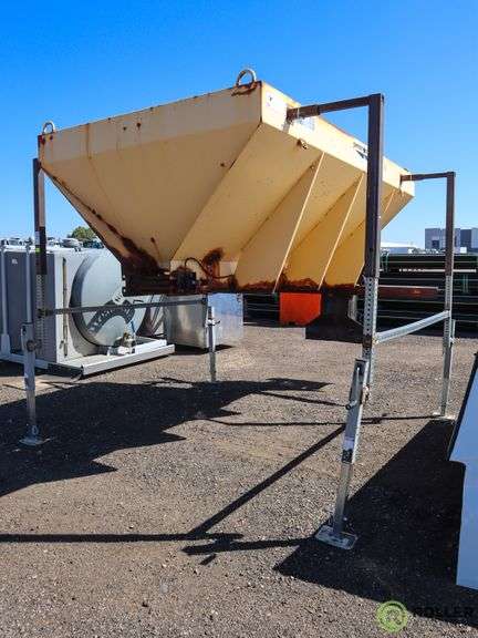 Swenson Spreader V-Box Sander / Spreader, Hydraulic With Stand - Roller ...