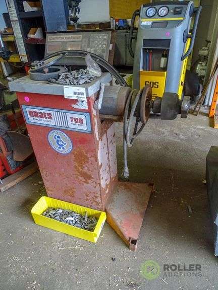 Coats 700 Solid State Direct Drive Wheel Balancer - Roller Auctions