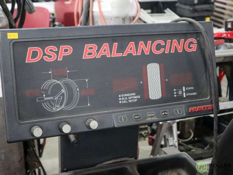 Hunter DSP 9000 Tire Balancer - Roller Auctions