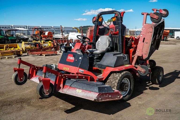 Toro Groundsmaster 580D Ride-On Mower, 4-Cylinder Diesel, Cracked ...