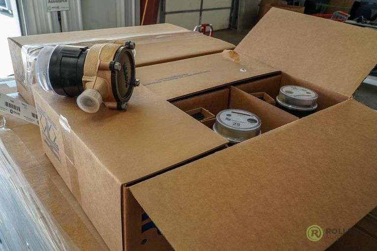 Box of (6) New Badger Meter Read-O-Matic Model 25 Water Meters - Roller Auctions