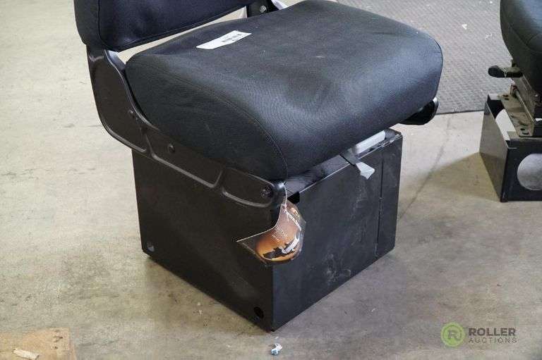 CVG National 2000 Series Truck Seat - Roller Auction