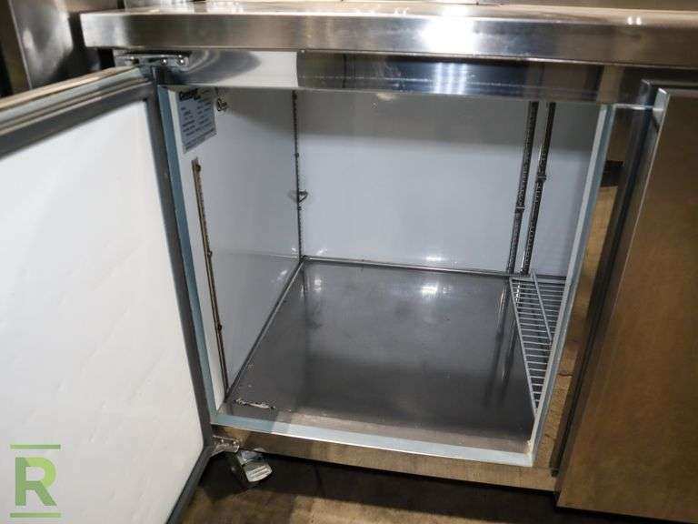 Centaur Plus CPR-67 2-Door Pizza Prep on Casters - Roller Auctions