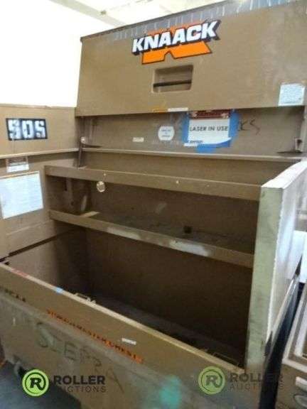 Knaack Model 39 Metal Jobox on Casters - Roller Auctions