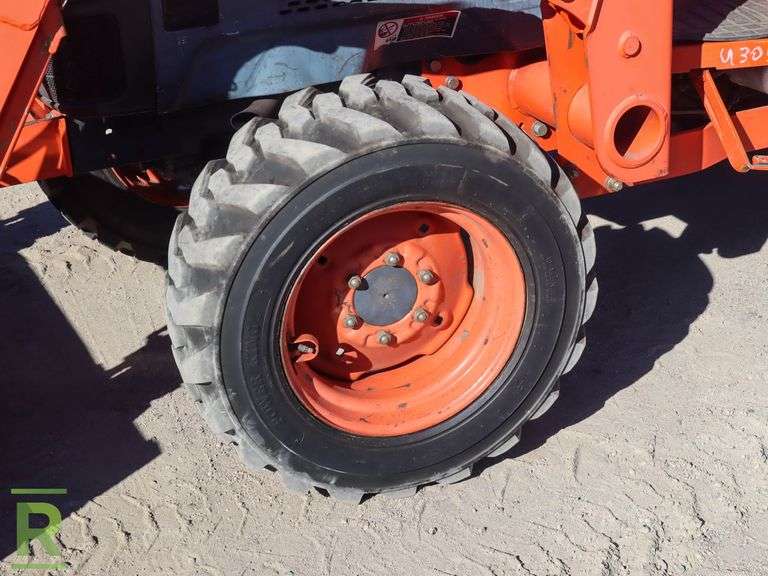 Kubota L3830 4WD Tractor/Loader - Roller Auctions