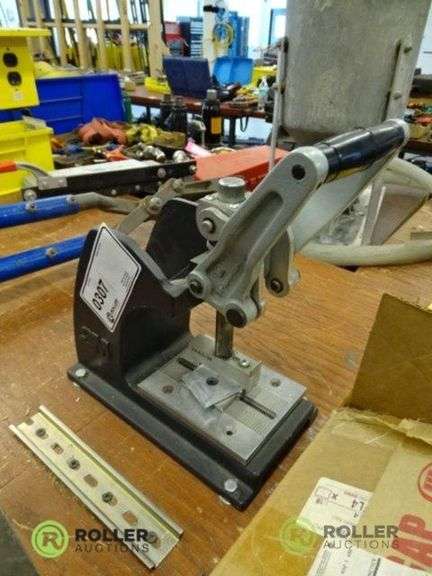 3M 3640 Bench Press - Roller Auctions