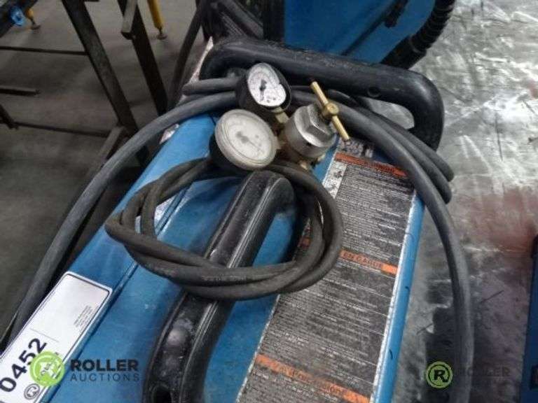 Miller Millermatic 141 120V Autoset Mig Welder With Gun - Roller Auctions
