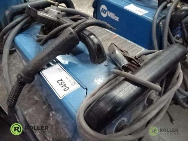 Miller Millermatic 141 120V Autoset Mig Welder With Gun - Roller Auctions