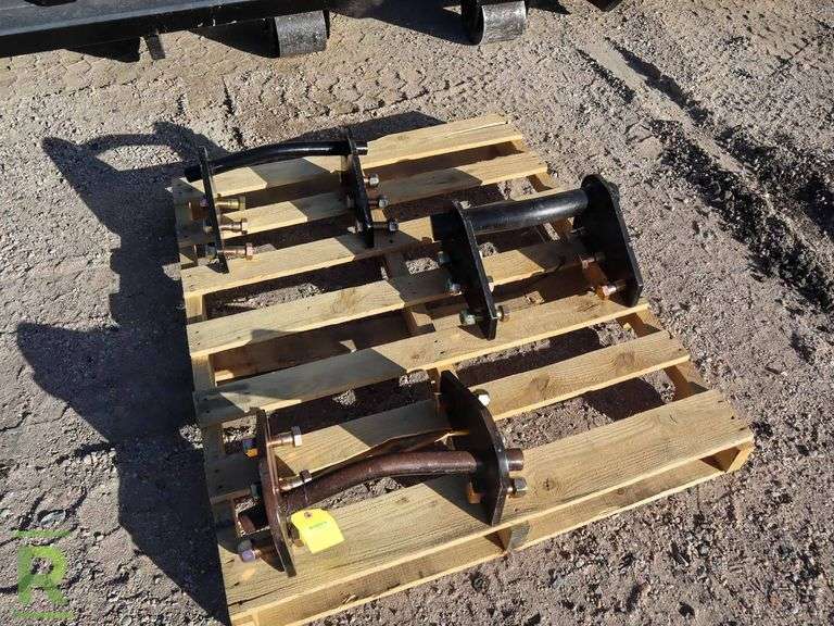 (3) New Adjustable Lift Bar Assemblies For Roll-Off - Roller Auctions