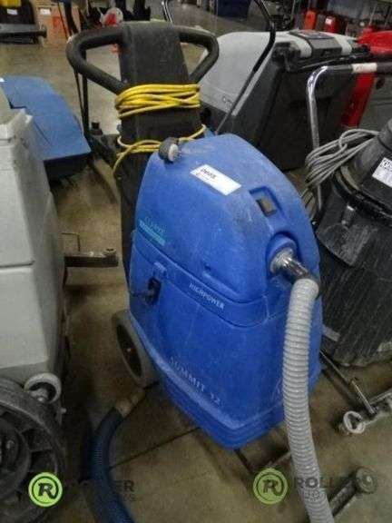 Clarke Technology Summit 12 Wet / Dry Vacuum - Roller Auctions