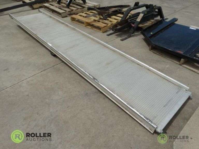 140in x 26in Aluminum Loading Ramp - Roller Auctions