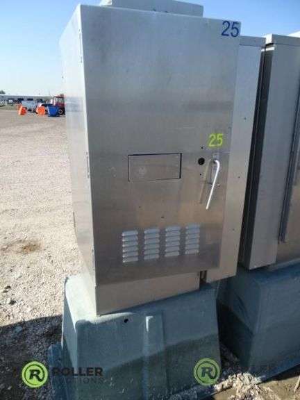 55in x 24in x 23in Safetran Metal Traffic Light Cabinet w/ Plastic Base ...
