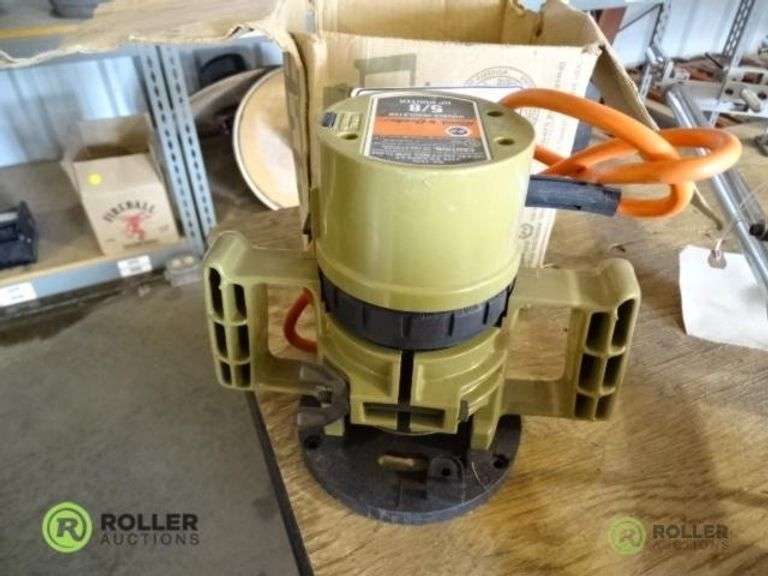 Black & Decker 7600 Utility 5/8Hp Router - Roller Auctions