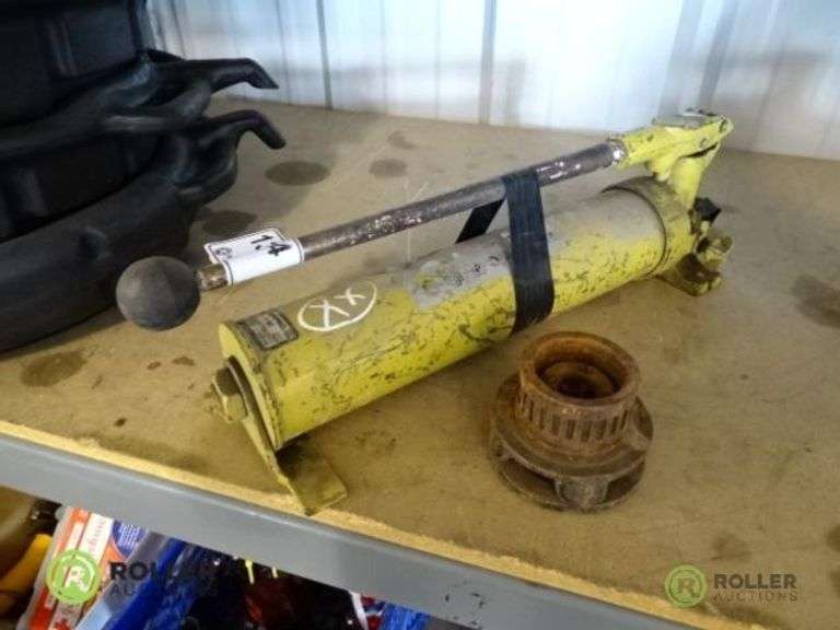 Enerpac P80 Hydraulic Hand Pump and Toledo #2 - Roller Auctions