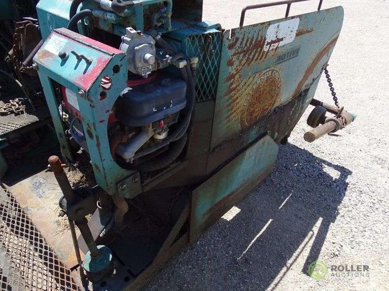 LAYTON F525 Asphalt Spreader Box, (2) Tecumseh 8 HP Gas Engines, County ...