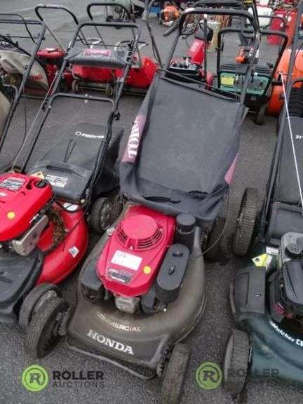 Honda HRC216 21in Gas Lawn Mower - Roller Auctions