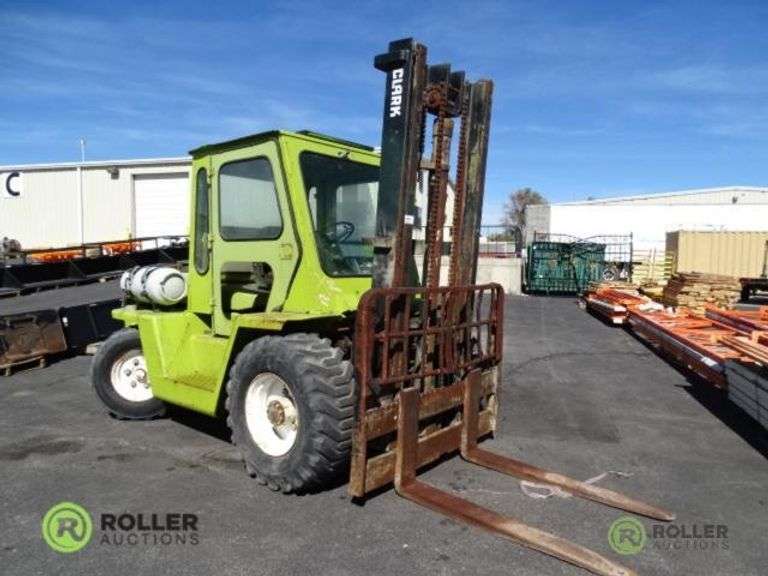 Clark Propane Forklift, 2-Stage, Martin Cab IT70 Enclosed Cab (No ...