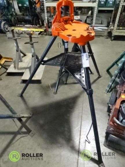 Ridgid No. 40A Pipe Tristand - Roller Auctions