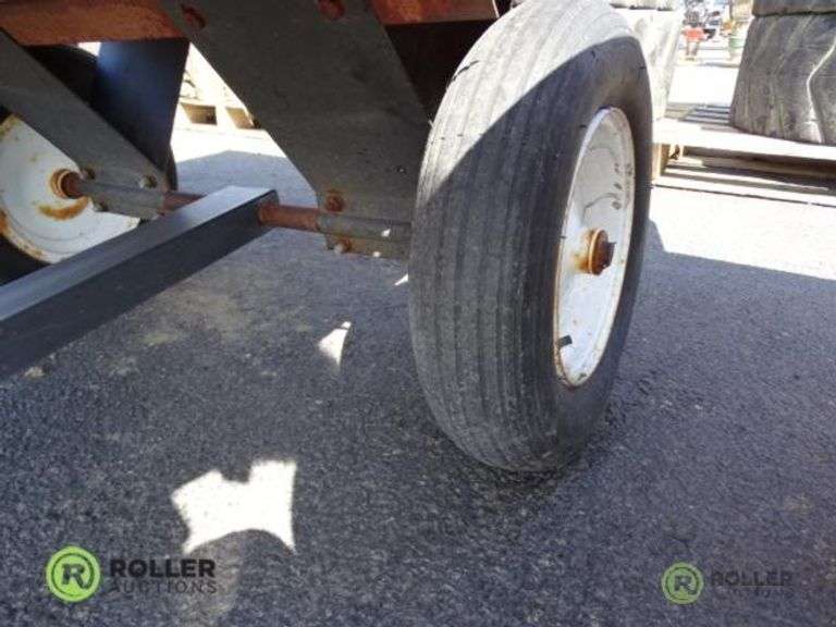 Red Devil Load Hog 2-Wheeled Towable Yard Cart - Roller Auctions