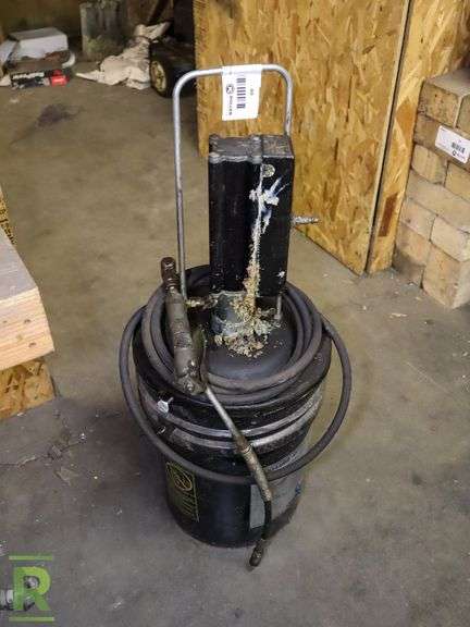 Ingersoll Rand LM2250E-21-B Pneumatic Grease Pump - Roller Auctions