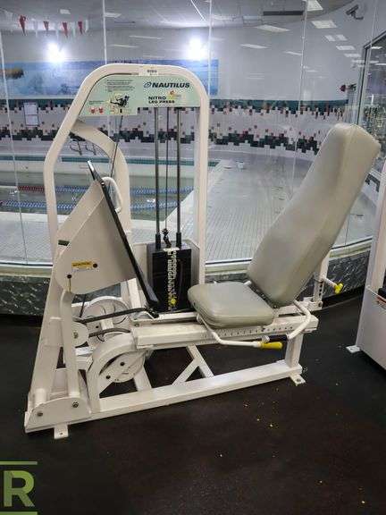 Nautilus Nitro Leg Press Cable Machine - Roller Auctions