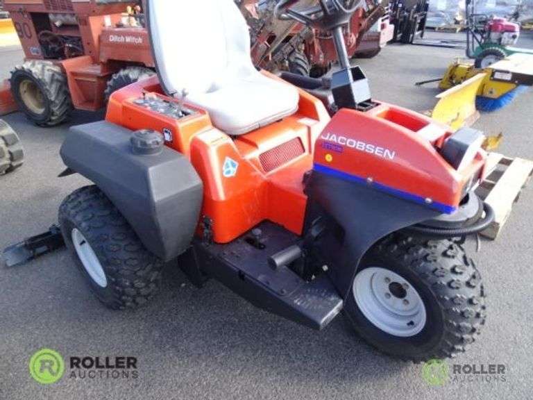 Jacobsen Textron Sand Scorpion Gas 3-Wheel Tractor, Showing 4218 Hours ...