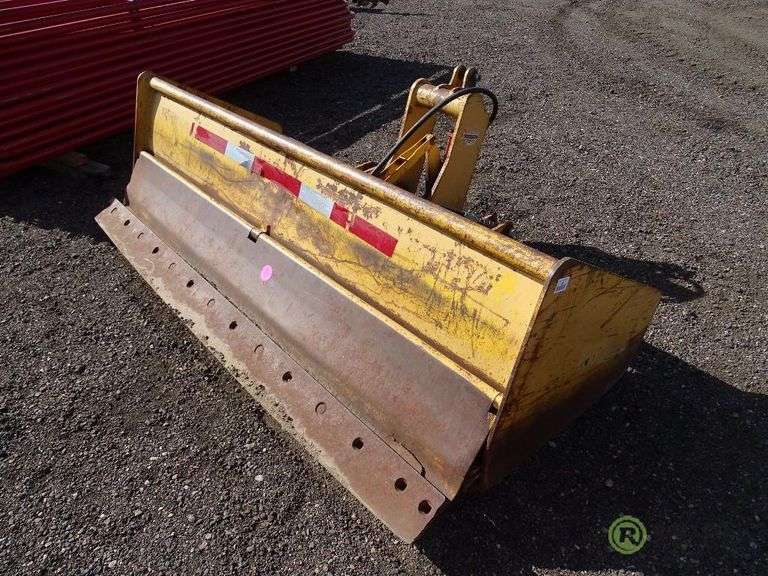 80in Hydraulic Box Scraper w/ Ripper Teeth - Roller Auctions