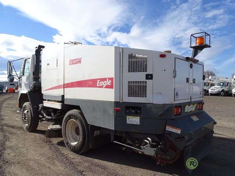 2005 ELGIN EAGLE Street Sweeper, Vin P2066D, Mounted On Sterling SC8000 ...