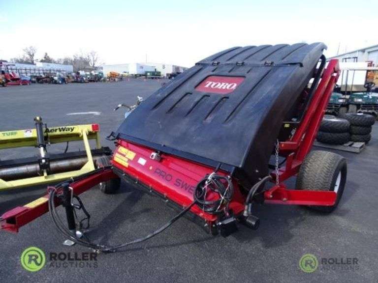 Toro Pro Sweep Towable Hydraulic Sweeper with Pin Hitch - Roller Auctions