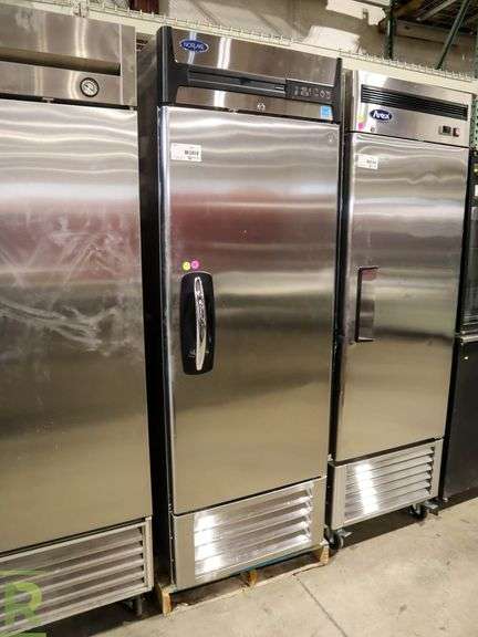Norlake R23-S Single Door Stainless Steel Reach-In Refrigerator ...