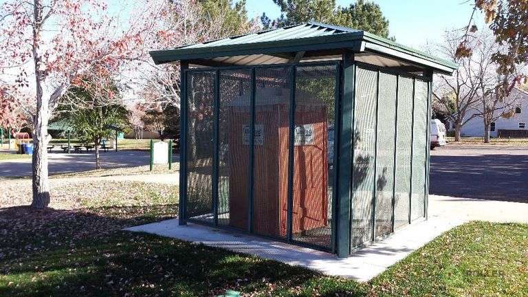 10' x 10' Port-O-Let Enclosure Shelter - Roller Auctions