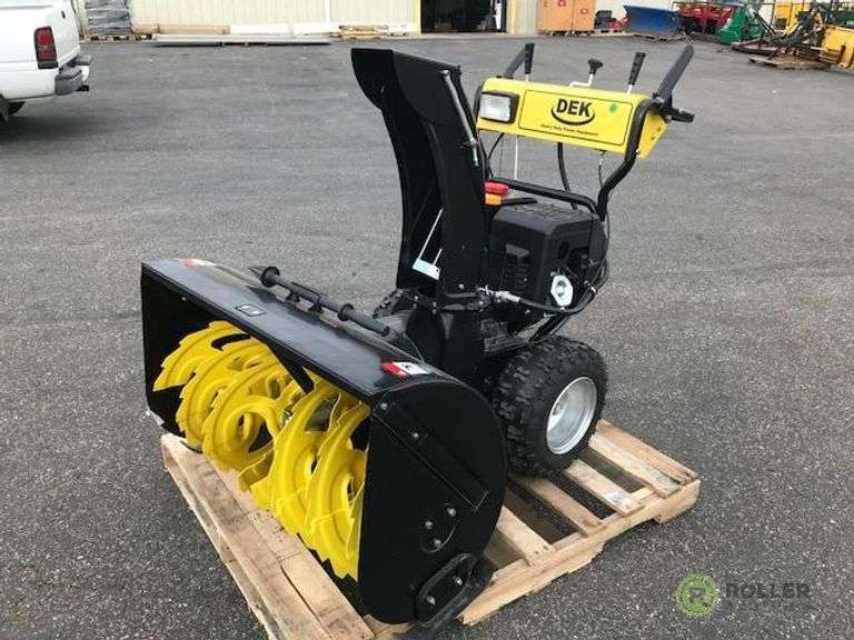 DEK Heavy Duty Power Equipment 36in Snow Blower, Gas - Roller Auctions