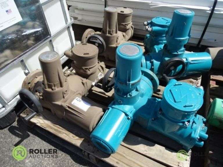 (4) Keystone Water Pumps - Roller Auctions