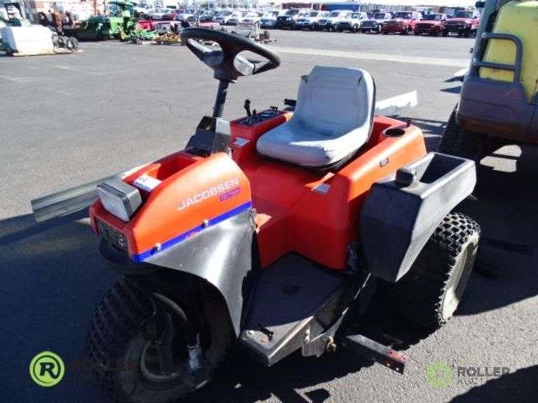 Jacobsen Textron Sand Scorpion Gas 3-Wheel Tractor, Showing 1382 Hours ...