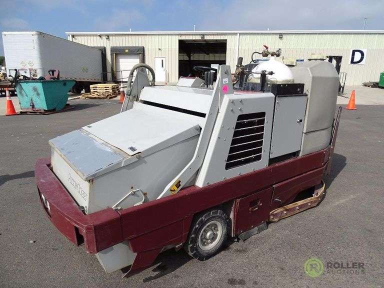 POWERBOSS TSS/95 Ride-On Sweeper Scrubber, Powered By CNG , Hour Meter ...