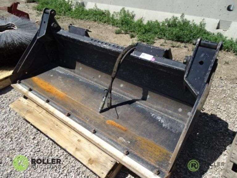 John Deere 70in Worksite Pro MP72 2-in-1 Bucket to Fit Skid Steer ...