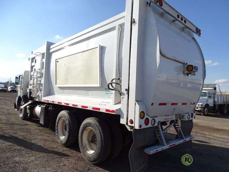 2010 PETERBILT 320 Side Load Trash Truck, McNeilus AutoReach, 27-Yard ...