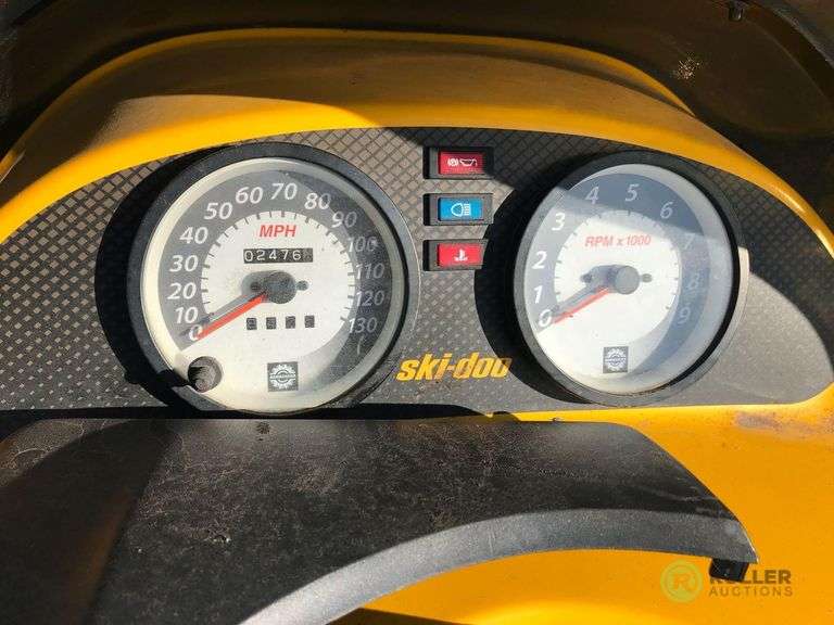 Ski Doo Rotax 583 MXZ Snowmobile, Gas, Inoperable - Roller Auctions