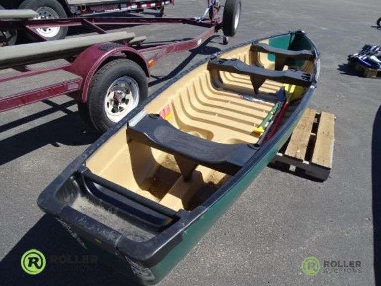 Pelican Bayou 16' Canoe With Paddles - Roller Auctions