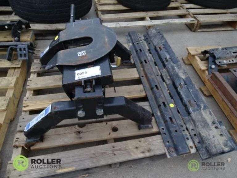 RBW Lil Rock'R 15K 5th Wheel Hitch - Roller Auctions