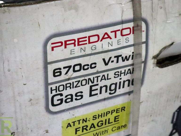 New Predator V-Twin Horizontal Shaft Gas Engine, 670CC - Roller Auctions